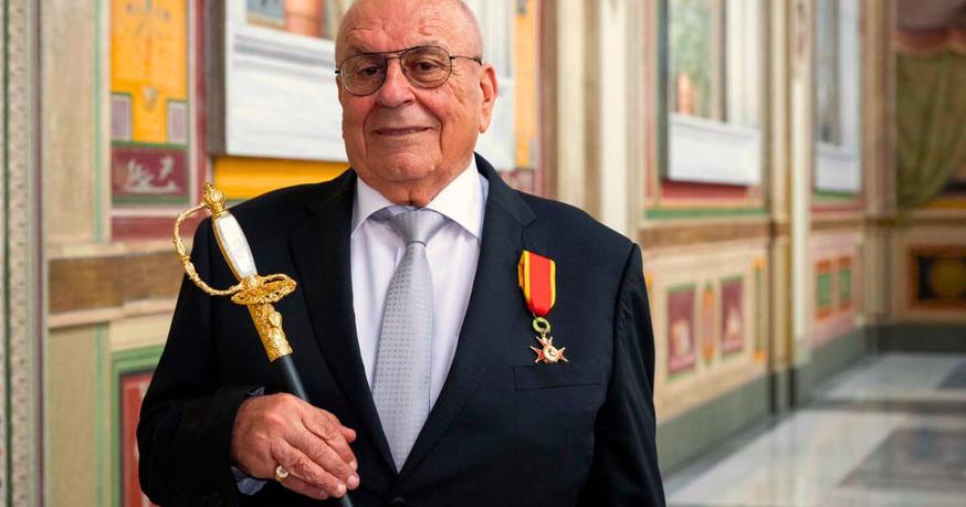 Pope Francis Honors Businessman Michel Issa with Prestigious Award | Kataeb