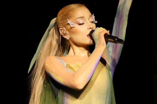 Ariana Grande Addresses Criticism After 'Voice Change' Clip Goes Viral ...