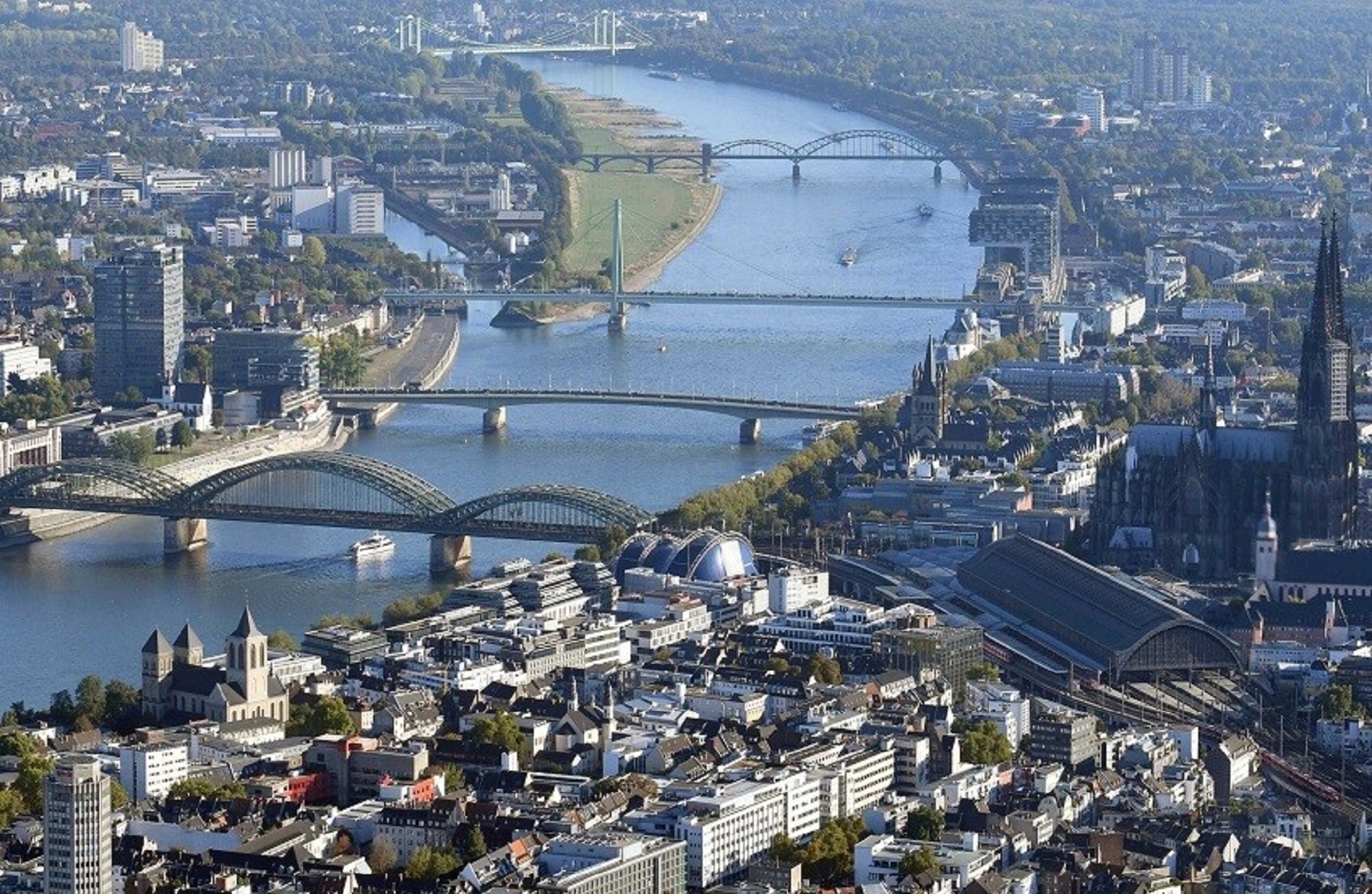 أكبر عملية إخلاء منذ 1945.. 3 قنابل ترعب مدينة ألمانية | الكتائب