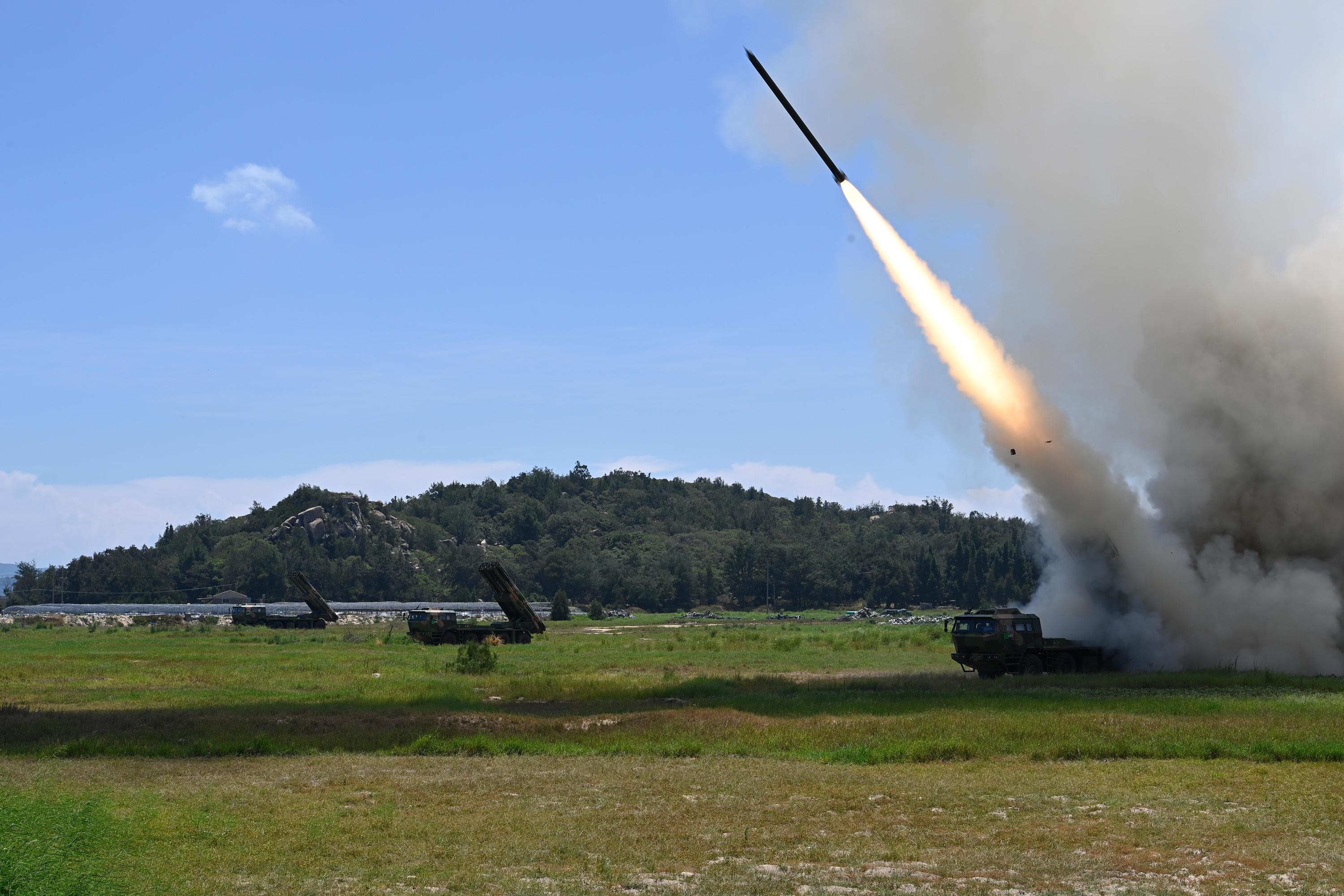 China Launches Long-Range Airstrike Drills around Taiwan on Fourth Day ...