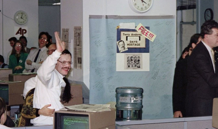 Terry Anderson: US Journalist Held Hostage in Lebanon for Years Dies at ...