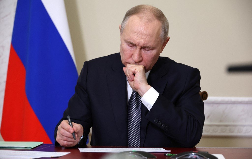 بوتين ينصح خامنئي: تكلم مع ترامب | الكتائب