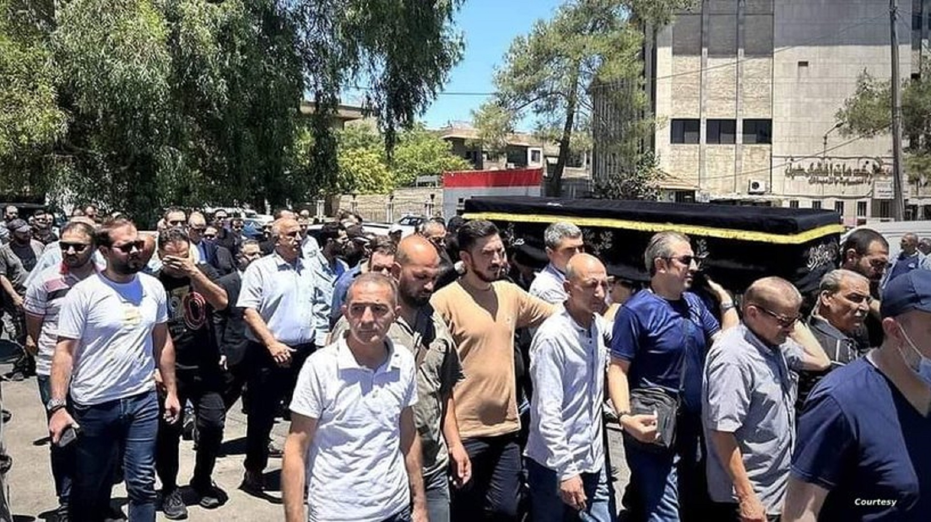 "عائلتها رفضت استقبال جثمانها".. جنازة "غريبة" للمستشارة في قصر الأسد ...