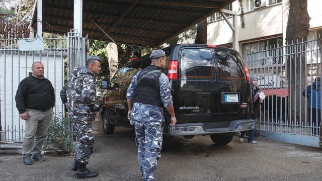 تصحيحًا لأخطاء "الاتهامية": مذكرات توقيف بحق معاونيّ سلامة | الكتائب