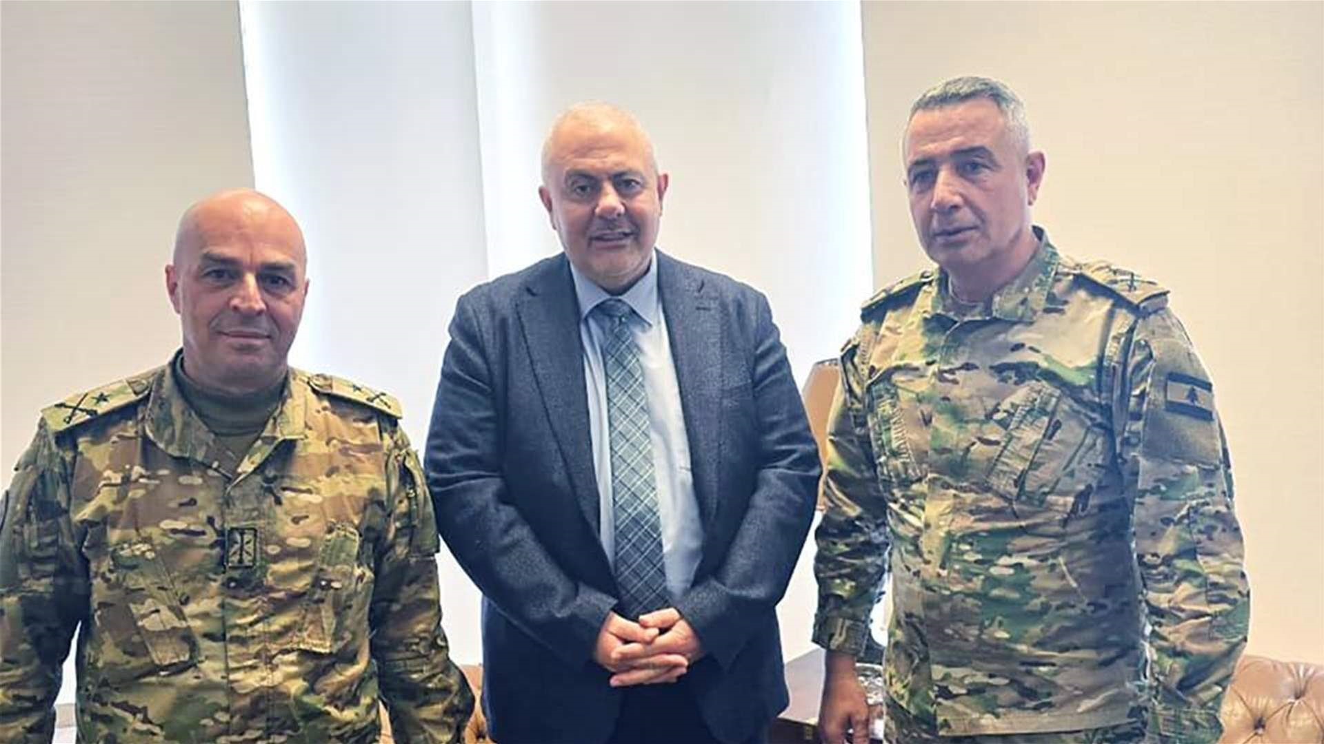 تعيين العميد في الجيش اللبناني عباس الحسيني قائداً لفوج حرس مدينة بيروت ...