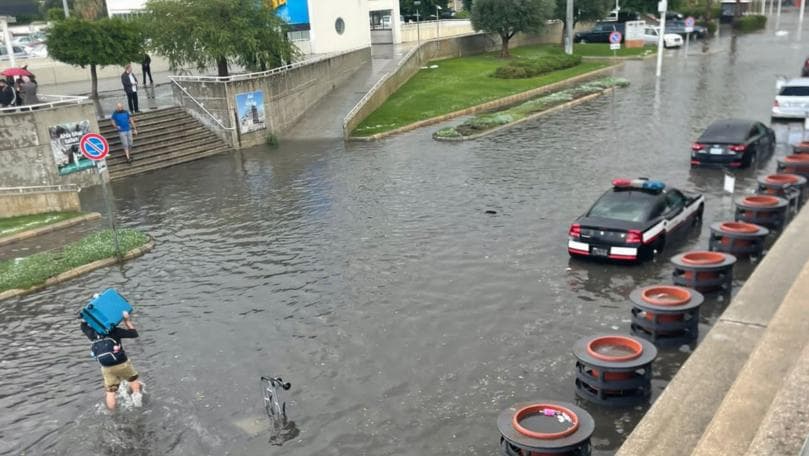 Beirut's Rafic Hariri International Airport Witnesses Flooding Amidst ...