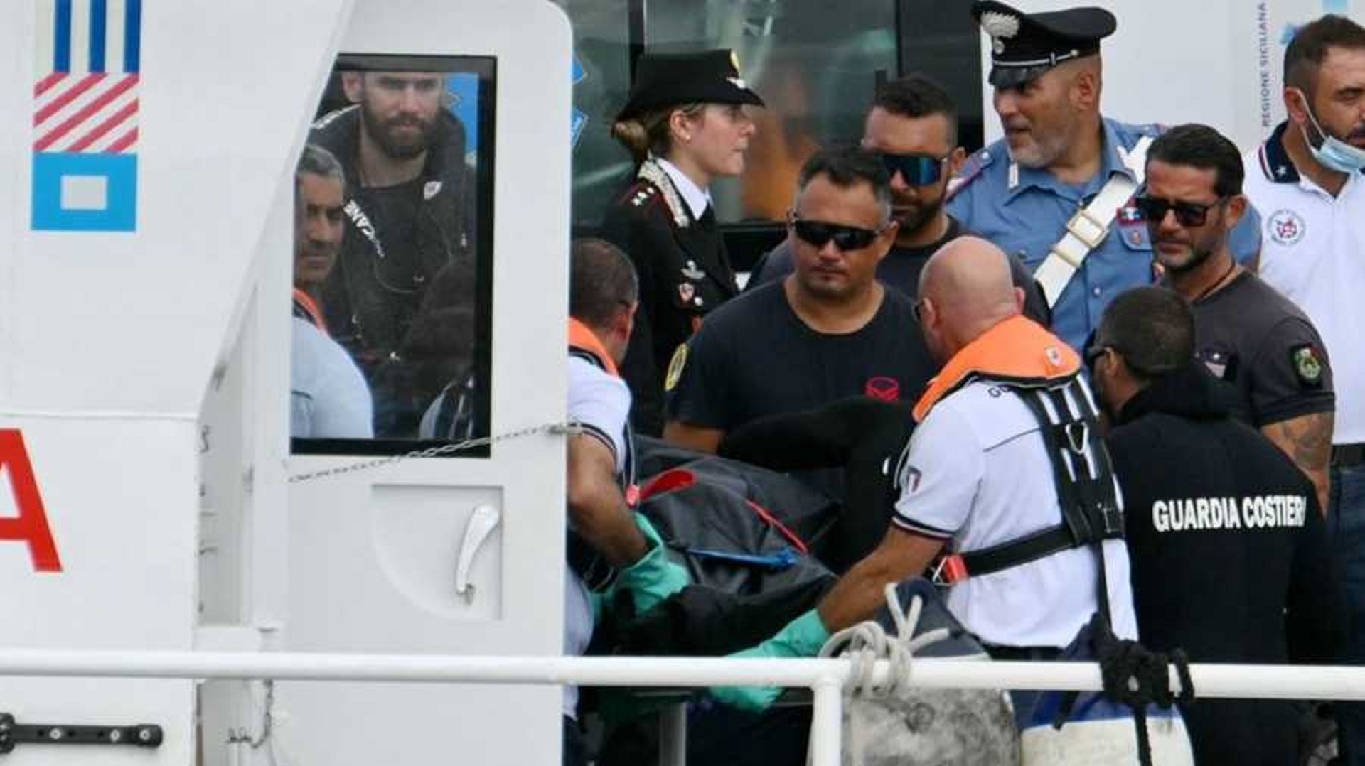 العثور على جثتي رائد الأعمال البريطاني مايك لينش وابنته في اليخت الغارق ...