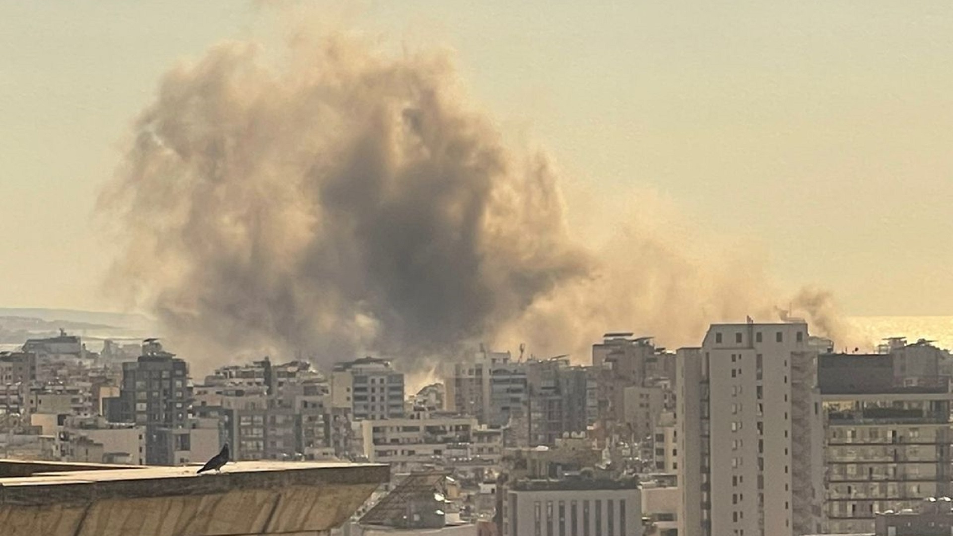 Israeli Airstrike Targets Ghobeiry Amid Hezbollah Press Conference | Kataeb
