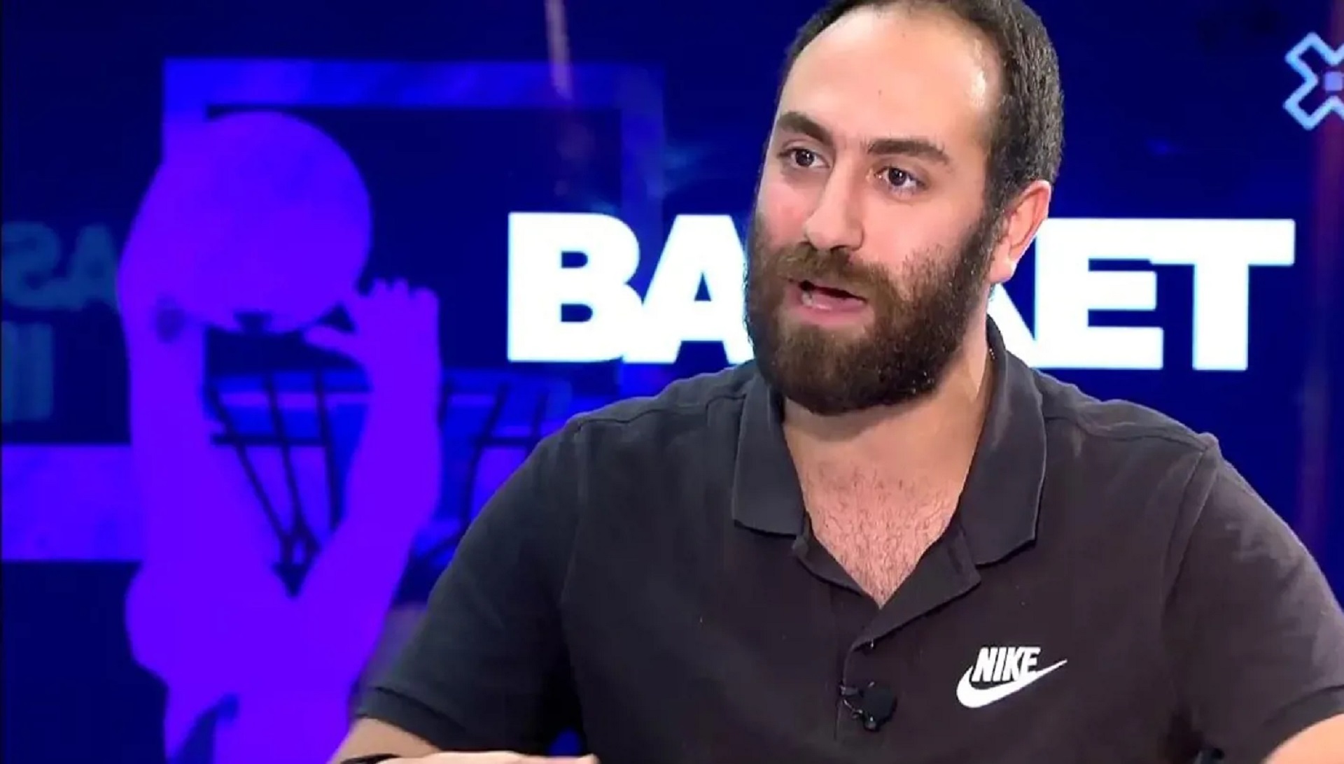 بالصورة ـ نادي الحكمة يفسخ عقده مع مدرّبه ويعلن عودة إيلياس زوروس | الكتائب