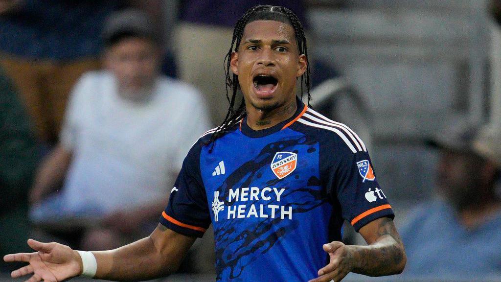 Ecuador's Angulo, 22, Dies a Month After Car Crash | Kataeb