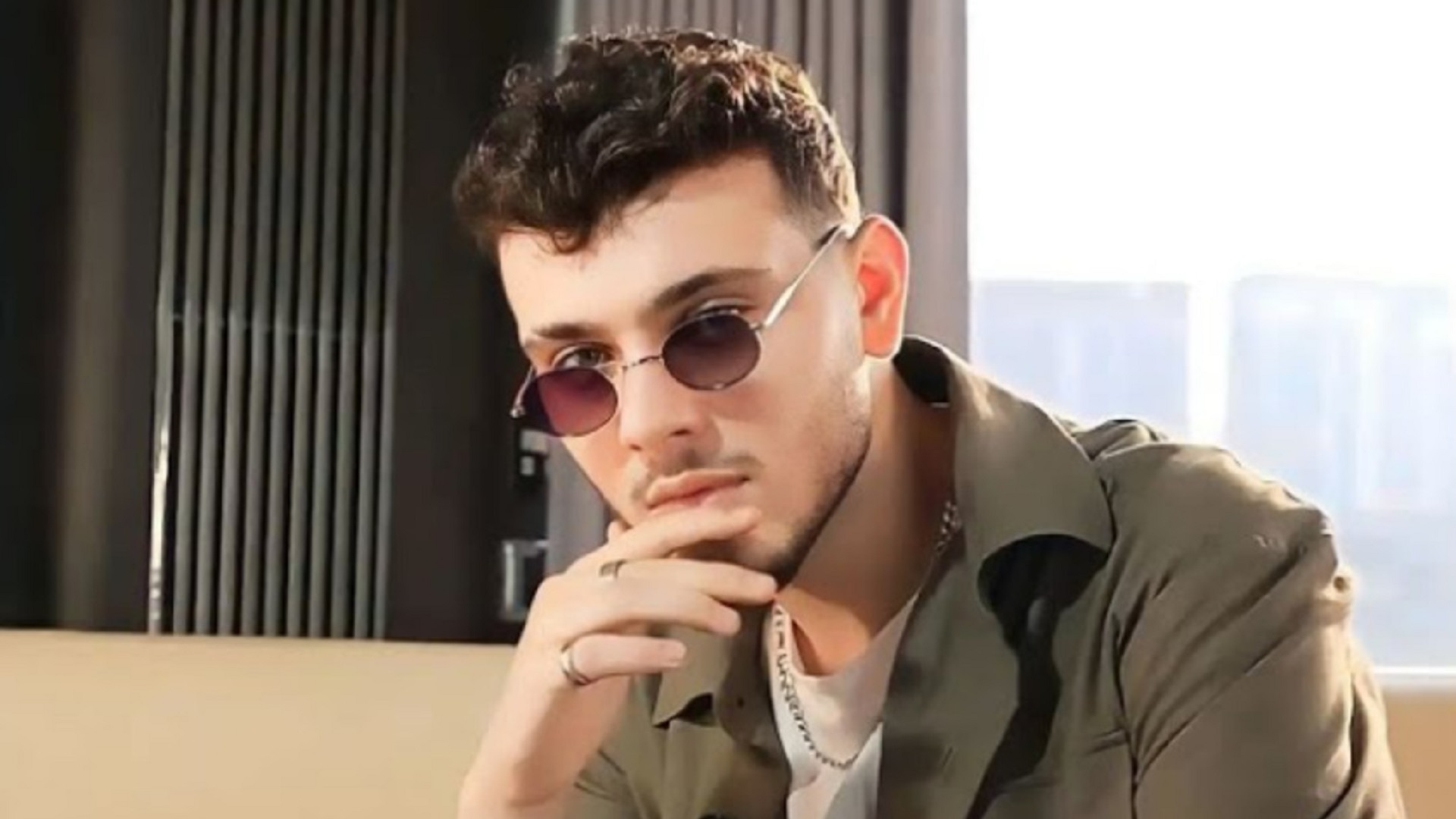 إنفصل عن خطيبته...والسبب تعليقها على الشامي! | الكتائب