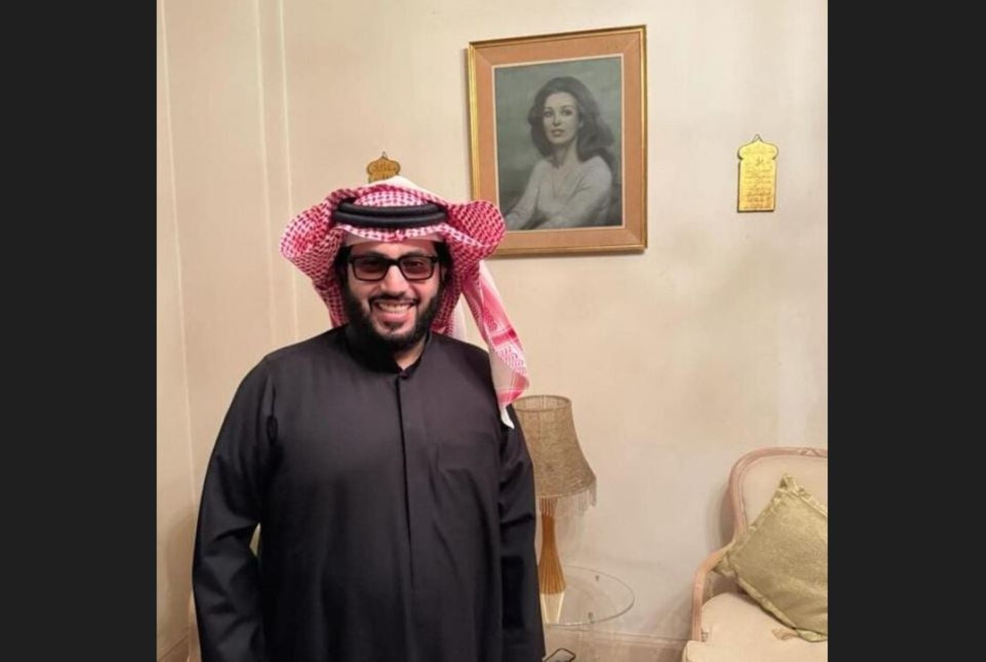 رئيس الهيئة العامة للترفيه في السعودية يحضر مفاجأة جديدة لفنانة عربية ...