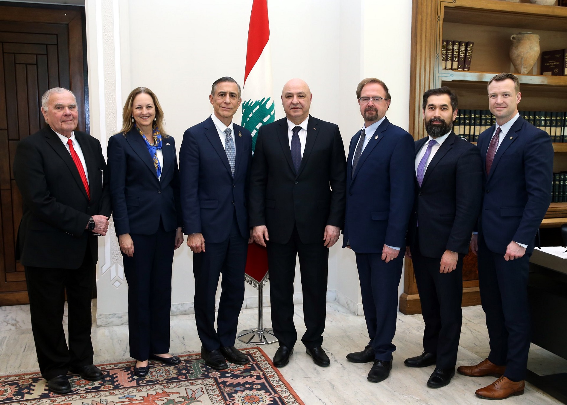 وفد الكونغرس يواصل جولته... عيسى من بعبدا: الولايات المتحدة تثق بالرئيس ...