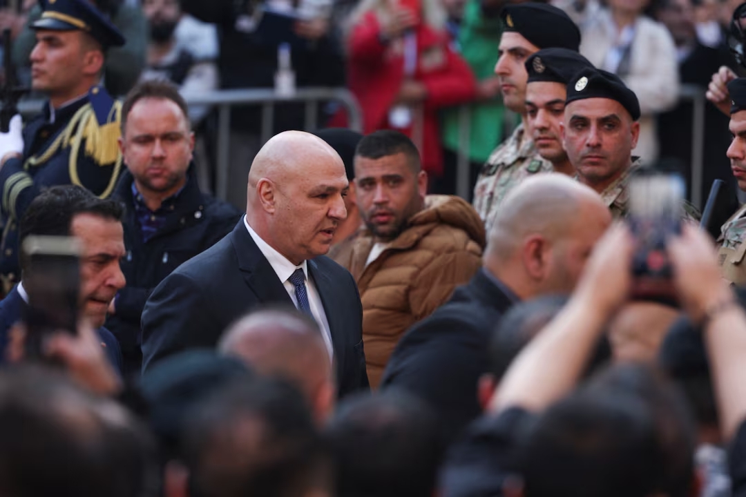 عون يقفل الباب أمام المشاريع المشبوهة: لبنان واحد.. و"السلم والحرب" بيد ...