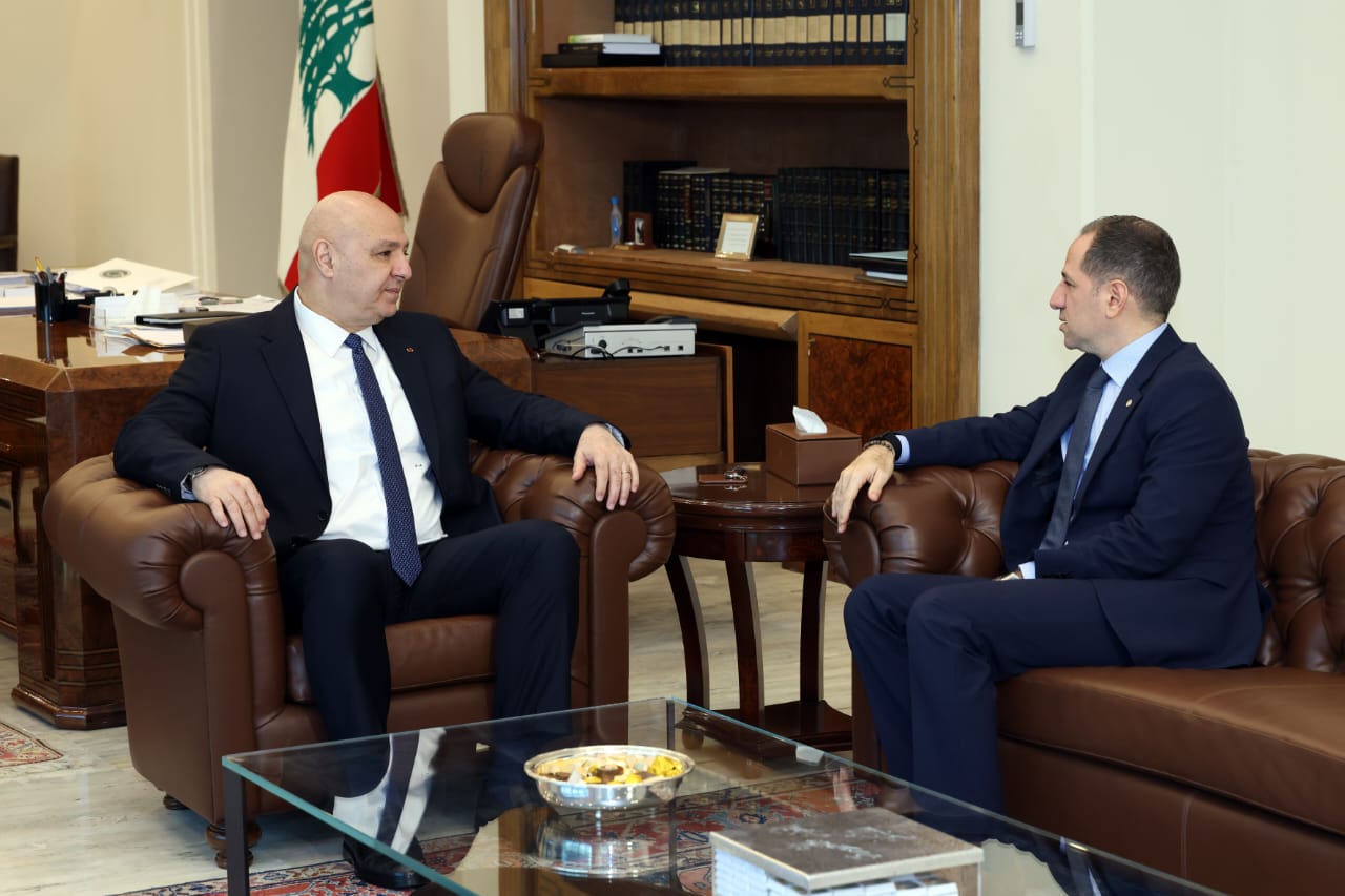 Gemayel Urges Support for Aoun’s Negotiation Efforts, Says Lebanon Must ...